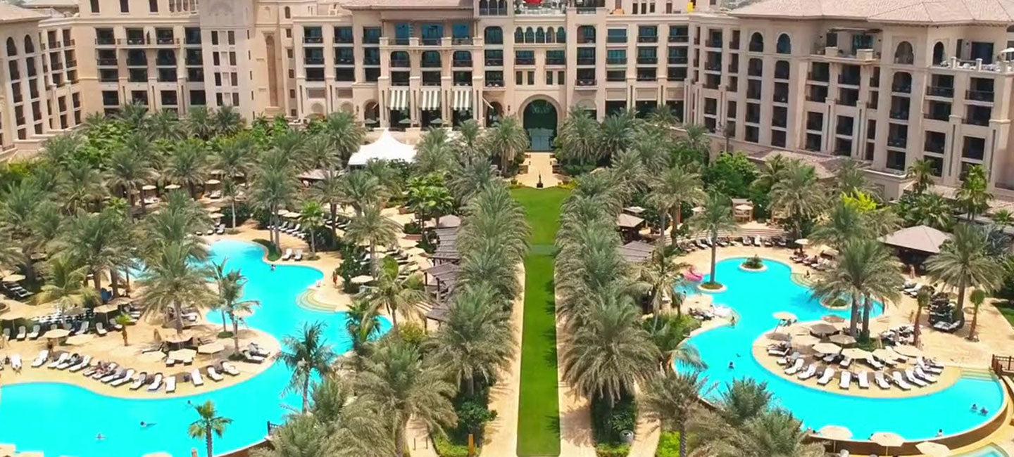 Store Dubai Four Seasons – 100% Capri